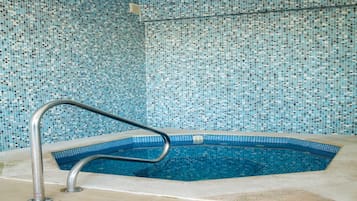 Piscina interna, piscina externa