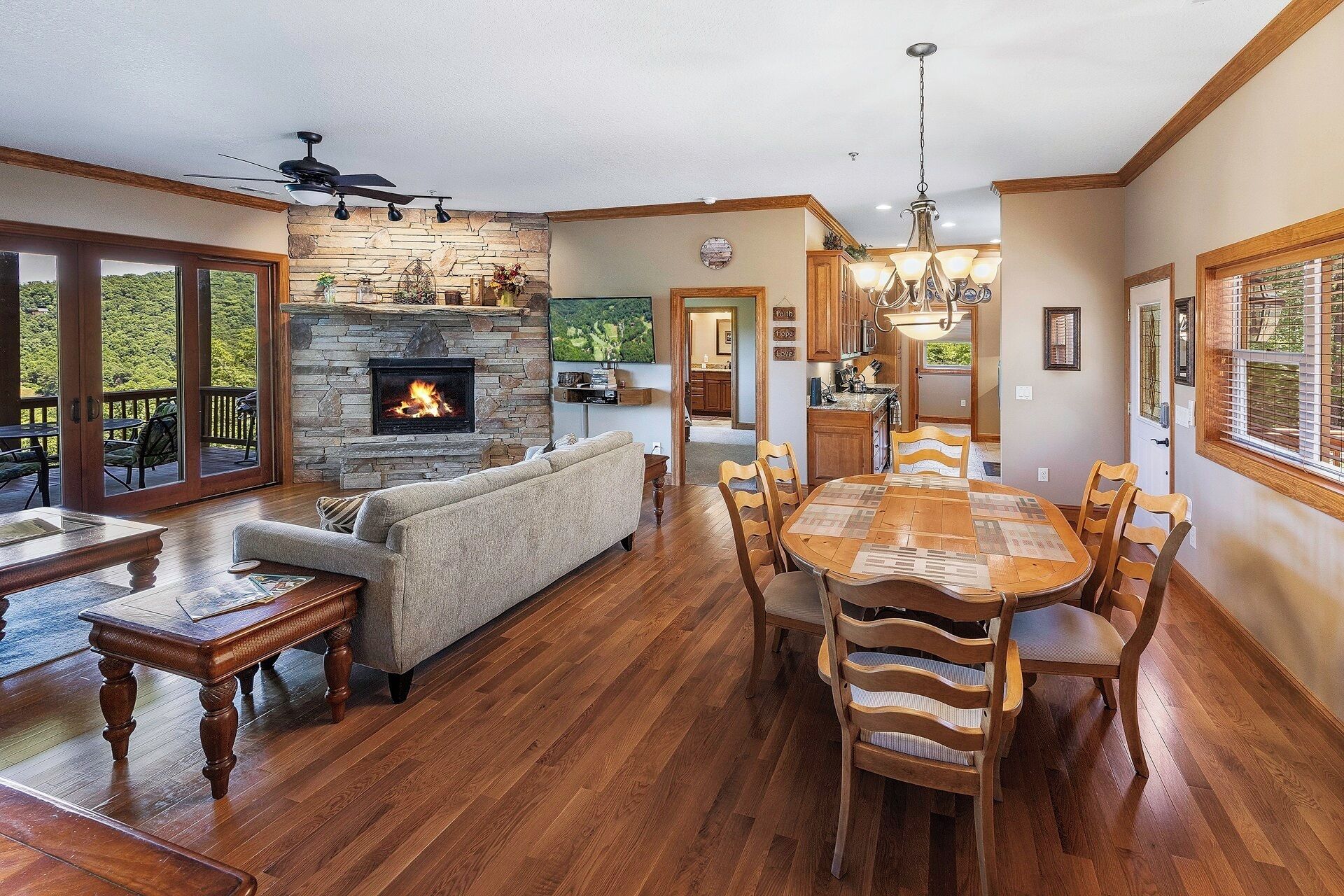 Finely Appointed Mtn Condo In Gated Resort, Only 4 Steps To Get In, Great View! - Sylva, NC