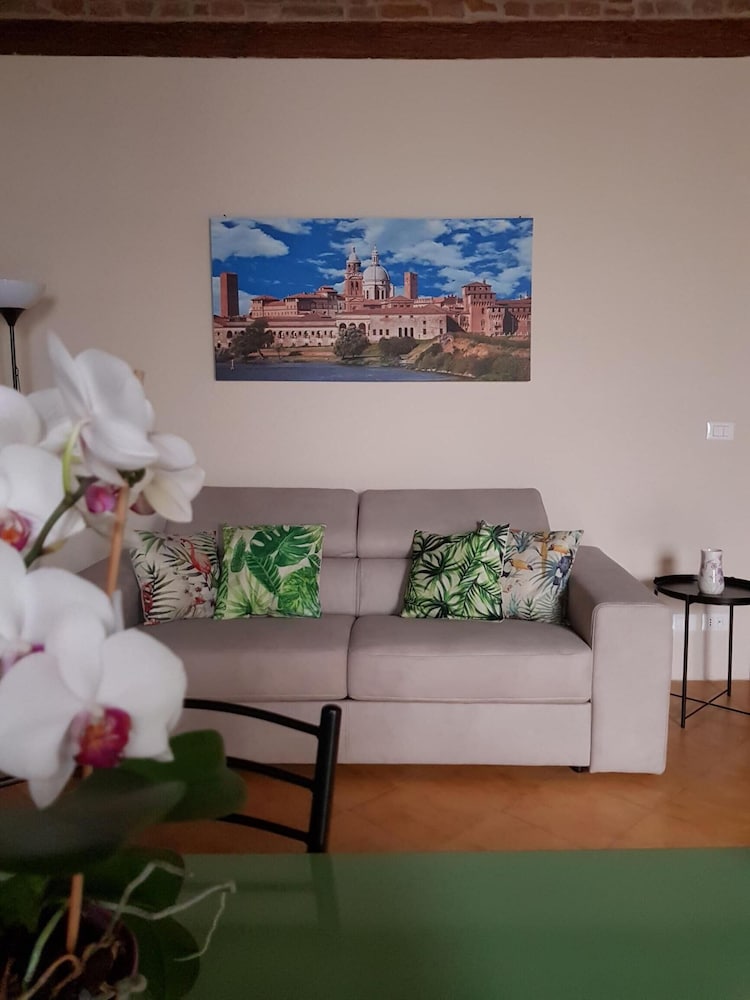Wohnung In Vollem Historischen Zentrum Voller Komfort - Mantua