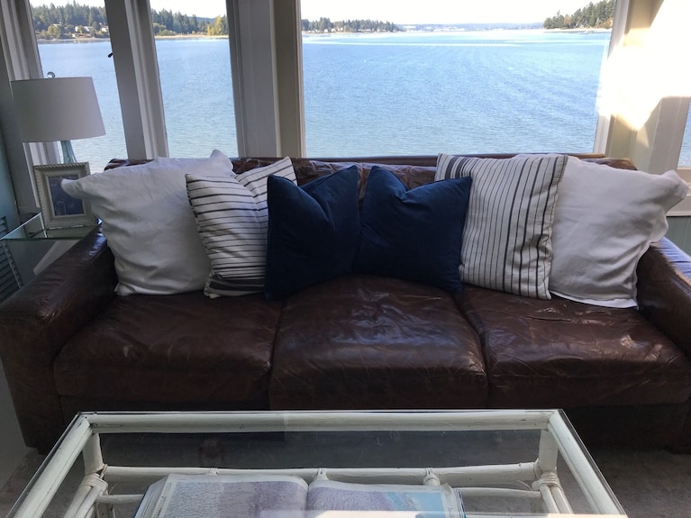 End Of The Point - Cottage - Unique One Of Kind Private Oasis. - Port Orchard, WA