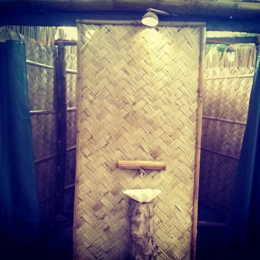 Stay Ecologically In Off Grid In Eco Bamboo Huts - Coron