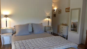 Quarto casal, para não fumantes (Les Rosiers) | Individualmente decorados, individualmente mobiliados, escrivaninha