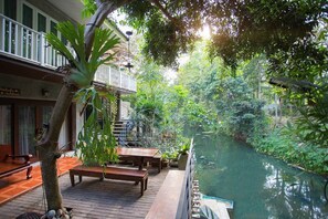 Bhan Ing Nam | Vista da varanda