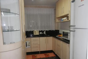 Apartamento, 2 camas de casal, não fumadores | Cozinha privada | Um frigorífico, um micro-ondas 