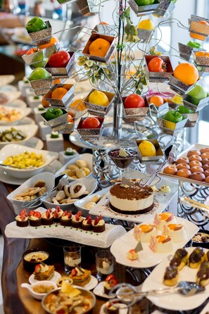 Pequeno-almoço tipo buffet diário mediante uma taxa 
