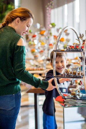 Café da manhã com buffet todos os dias mediante uma taxa