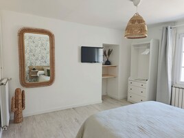 Quarto Duplo Comfort (Mimizan) | 1 quarto, roupa de alta qualidade, secretária