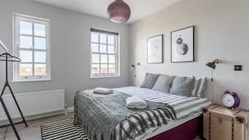 Apartamento, 2 quartos | 2 quartos, Wi-Fi de cortesia, roupa de cama