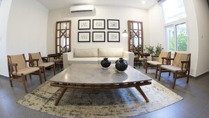 Casa exclusiva | Área de estar | TV