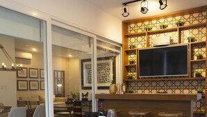 Casa exclusiva | Área de estar | TV
