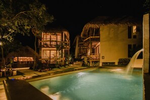 Piscina exterior, da(s) 7:00 à(s) 10:00, espreguiçadeiras 