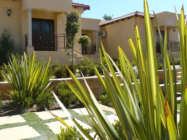 The Moon And Sixpence Garden Guest House - Krugersdorp