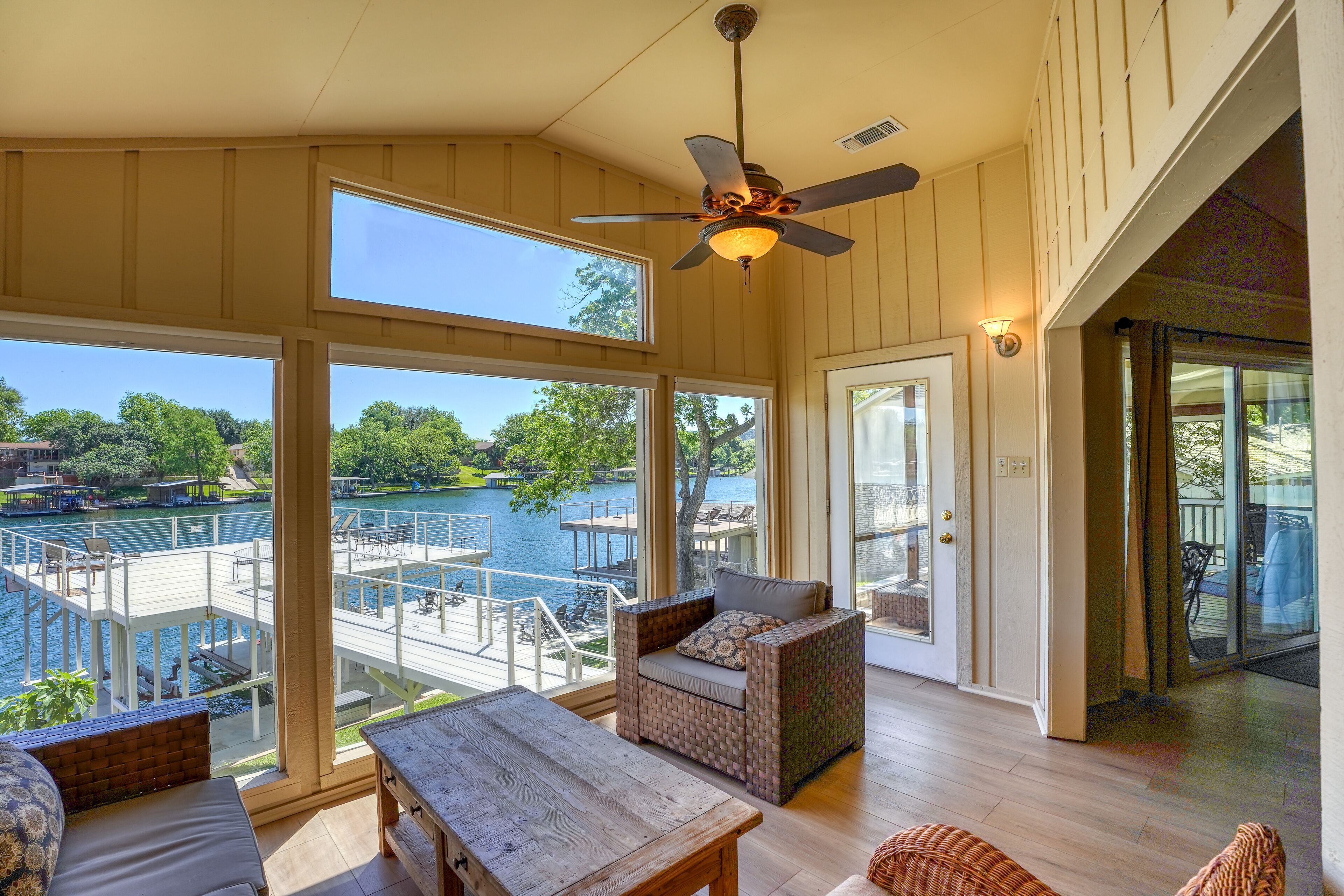 Lake Lbj Home + 2-story Dock - Screened Porch - Kingsland, TX
