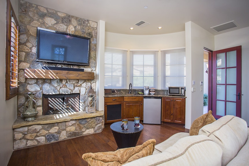 Private With Mountain Views And City Lights - Arizona