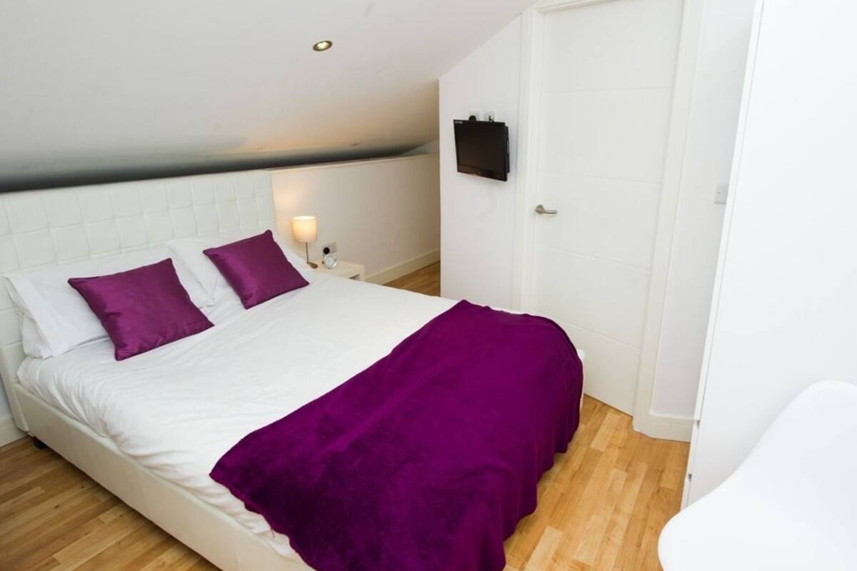 Apartamento Romântico, 1 quarto | Ferro/tábua de engomar, Wi-fi grátis, roupa de cama fornecida