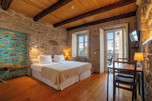 Estúdio, varanda, Vista para a cidade (Namorados) | Com decoração personalizada, com mobília individualizada, secretária 