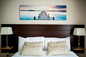 Secretária, ferro/tábua de engomar, Wi-fi grátis 