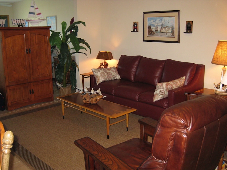 Ocean Sights And Sounds Is Family Friendly! - Amelia Island, FL