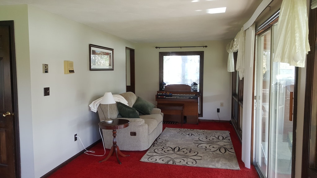 Assis Sur Le Bord De La Rivière Oneida, Grande Baignade Et Pêche Dans La Rivière Et Le Lac Oneida - État de New York