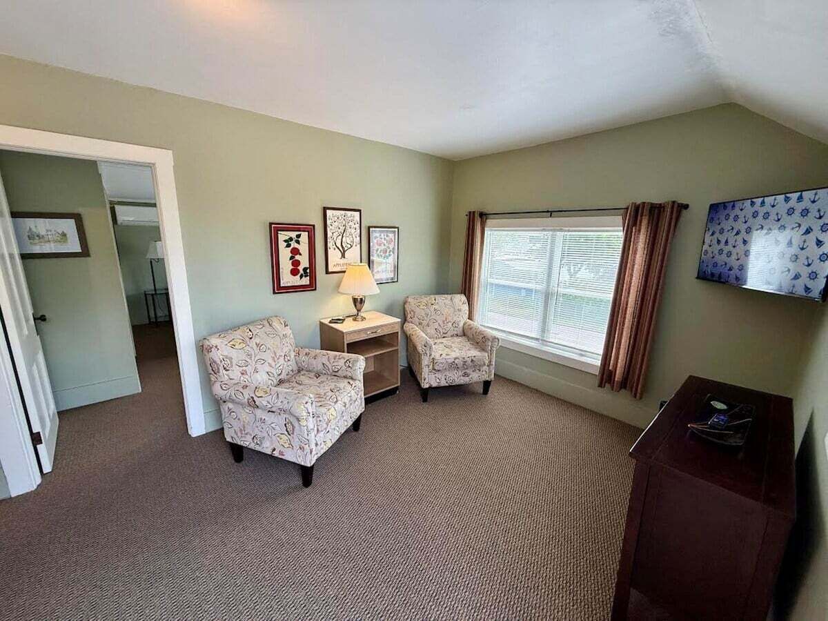 Suite One At La Pointe Lodging - Bayfield, WI