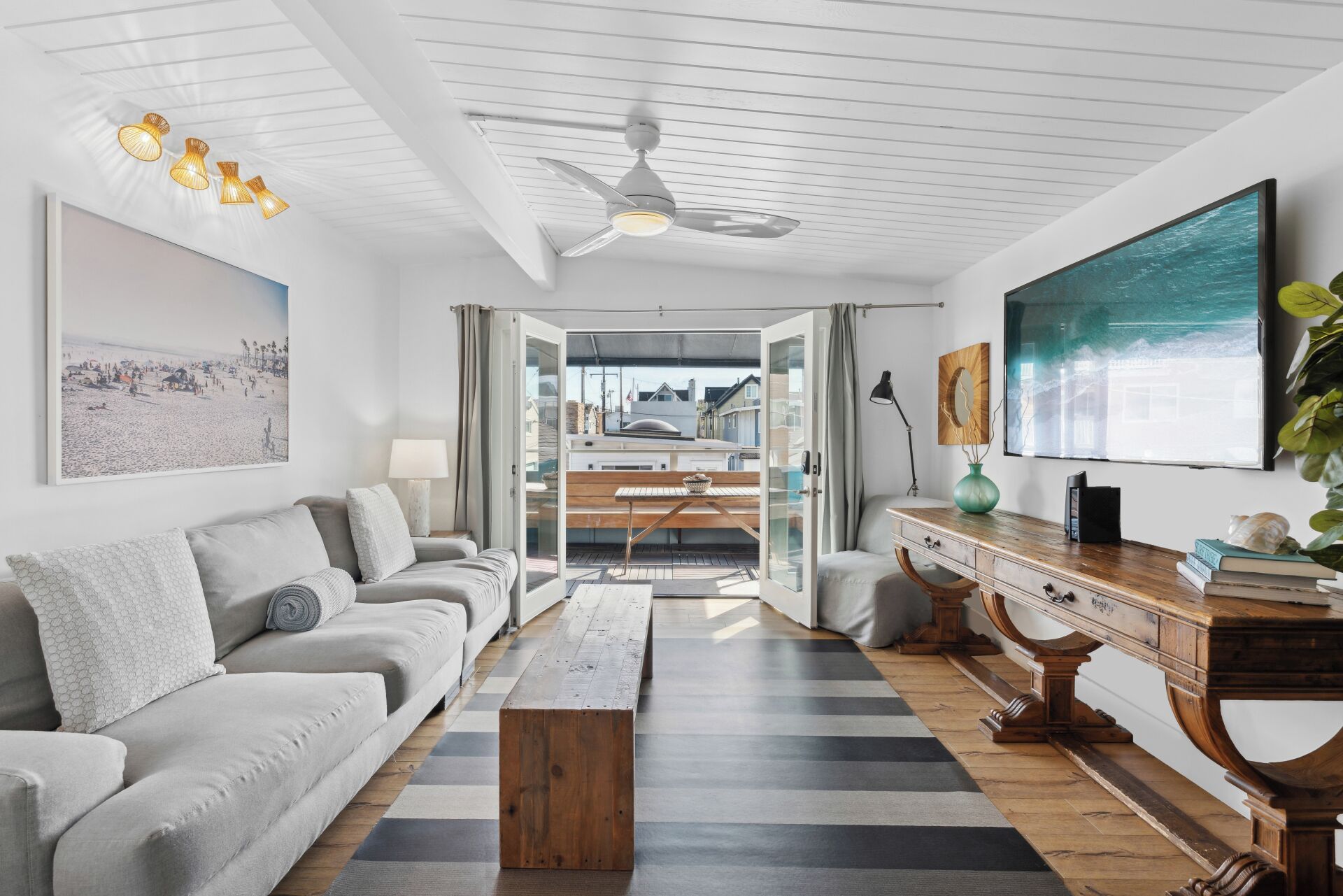 37th Street Beach House, Steps To Sand - Air Conditioning, Bikes And Parking! - Newport Beach