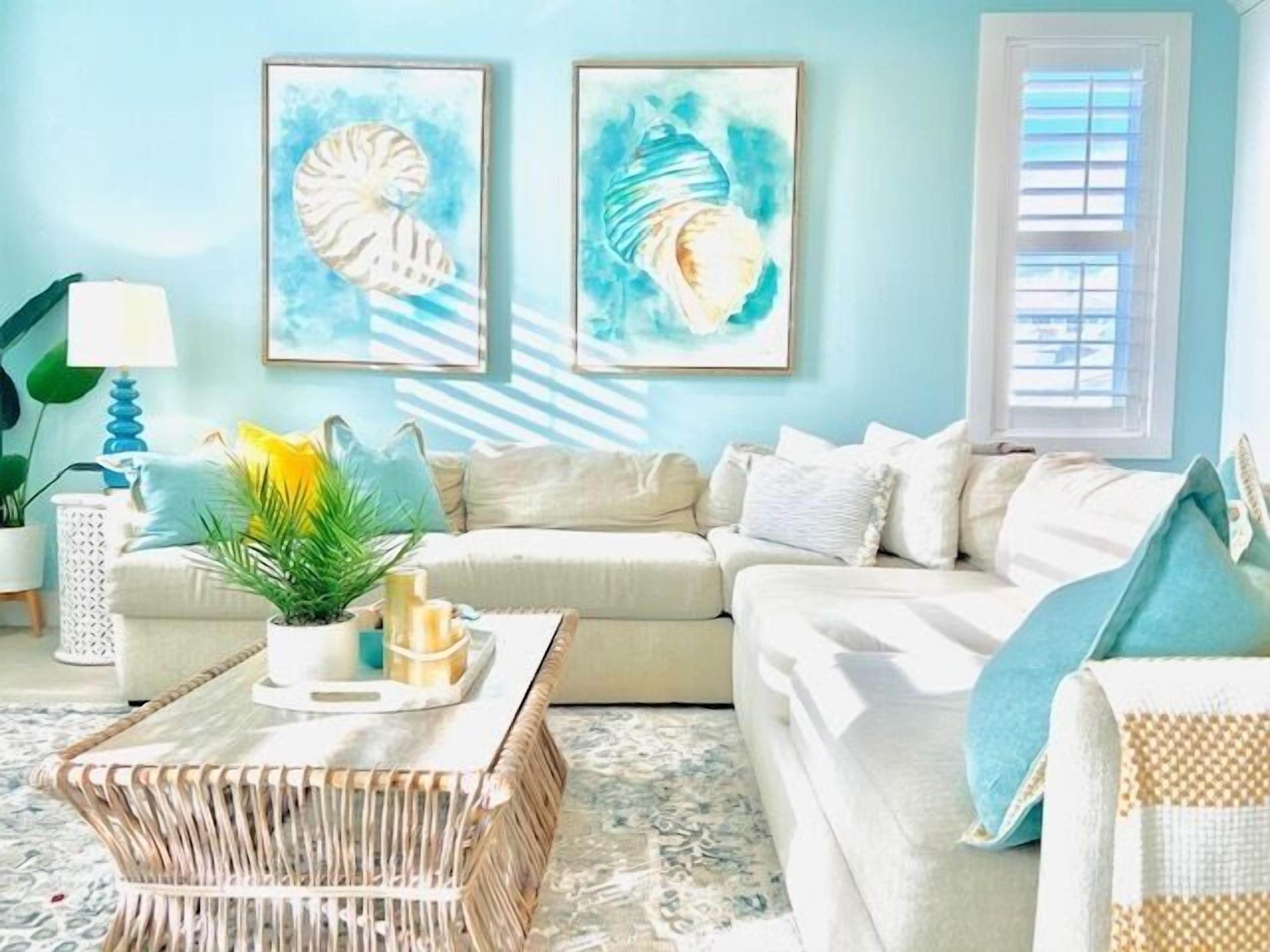 Beach Daze - 7 Bedrooms Short Walk To Beach With Private Heated Pool & Spa!! - Bradenton Beach, FL