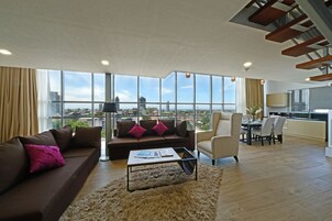 Suite (Amethyst) | Sala de estar | Smart TV, Netflix 