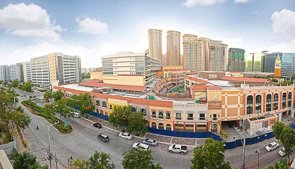 Luxe In Venice - The Venice Residences - Makati