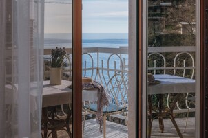 Apartamento Familiar, vista para o mar | Varanda