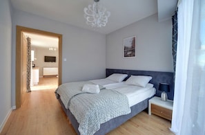 Ferros/tábuas de passar roupa, berços (sobretaxa), Wi-Fi de cortesia