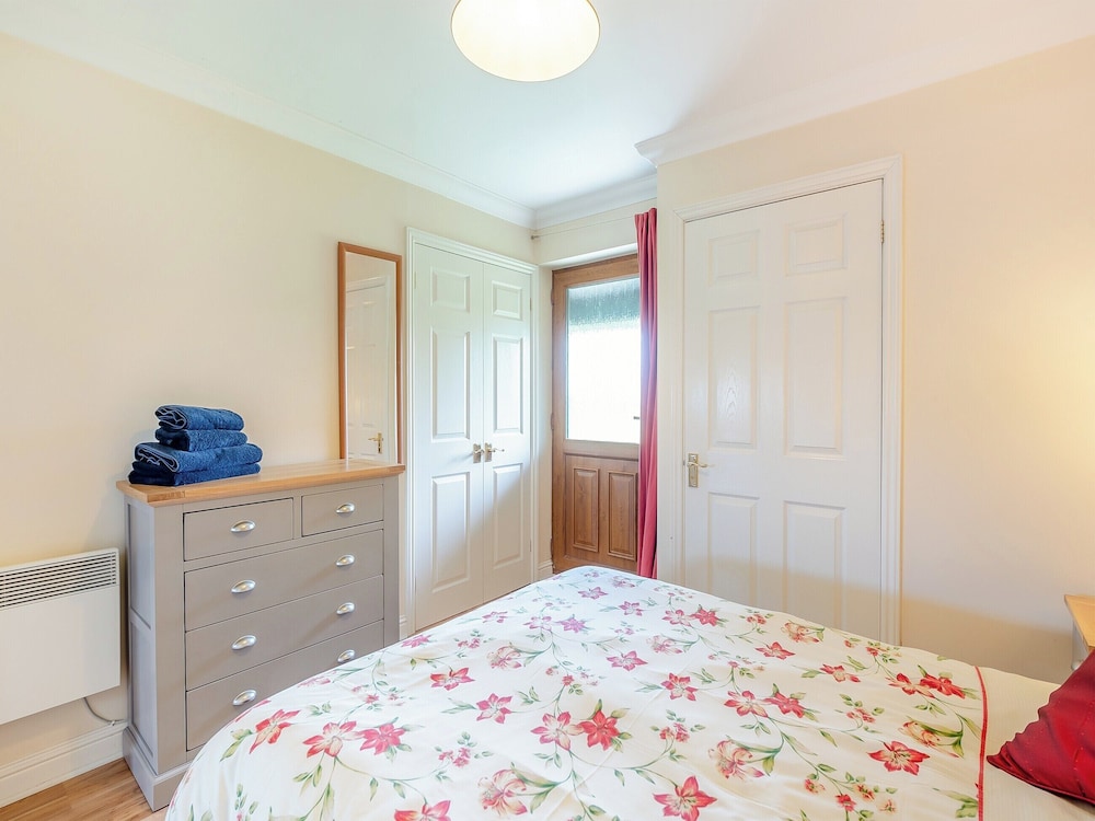 2 Bedroom Accommodation In St Osyth - Essex
