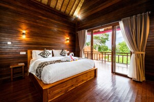 Quarto superluxo, 1 cama King, vista para o mar | Frigobar, cofres nos quartos, escrivaninha, Wi-Fi de cortesia
