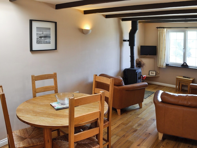 Cliff And Sea Views From This Family Cottage, Only 200 Yards From The Harbour. - Devon