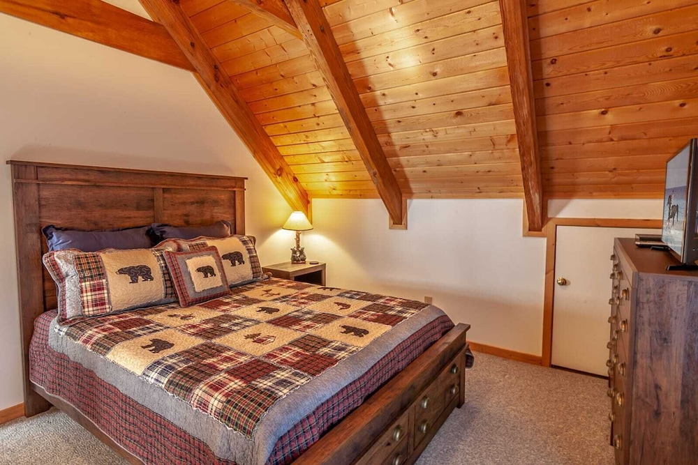 Quaint Log Cabin In Great Location - Valle Crucis, NC