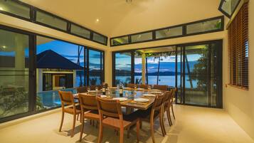 6-Bedroom Villa | Refeições no quarto