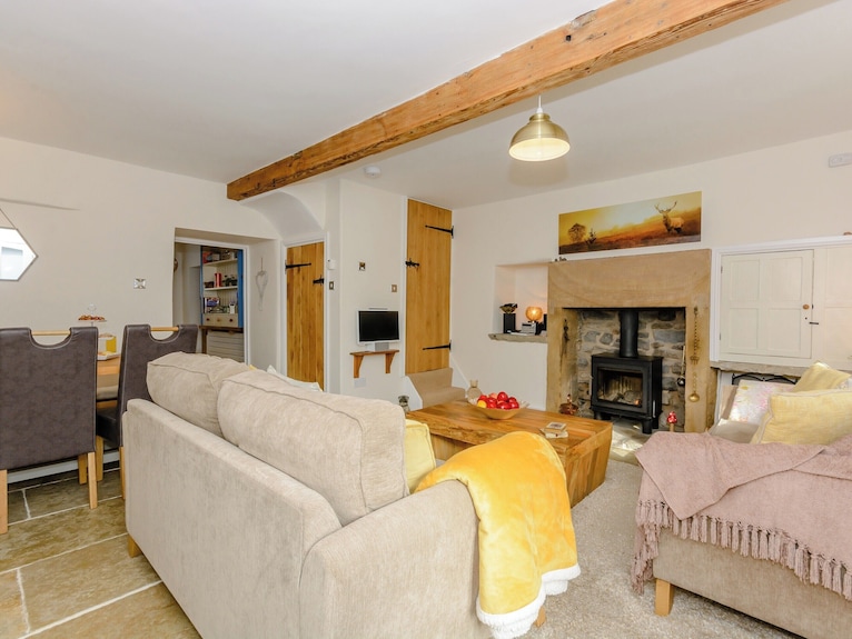 3 Bedroom Accommodation In Ashford-in-the-water, Near Bakewell - Derbyshire