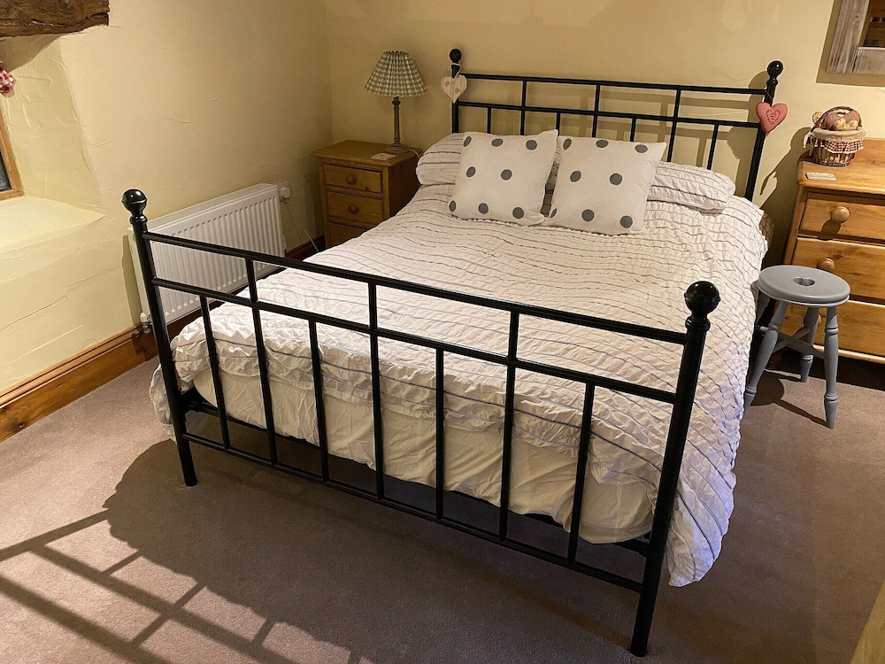 Panoramic Countryside Views Can Be Savoured From This Barn Conversion. - North York Moors National Park
