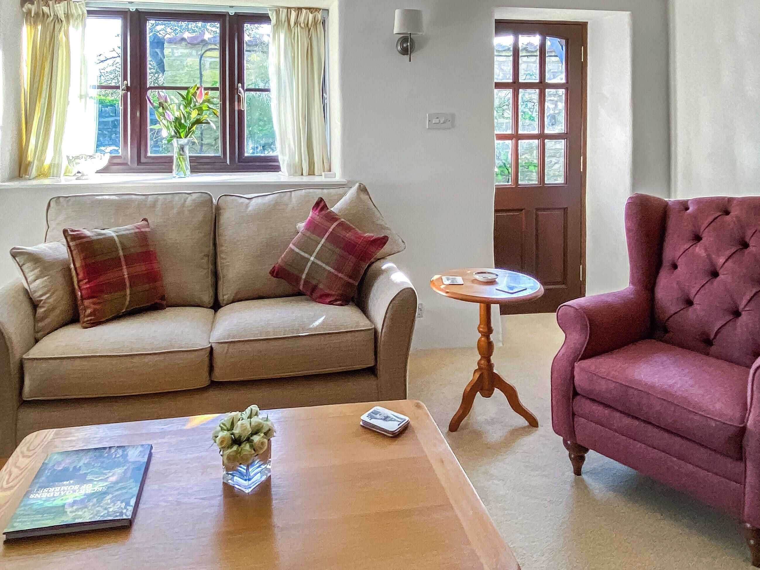 2 Bedroom Accommodation In Knole - Devon
