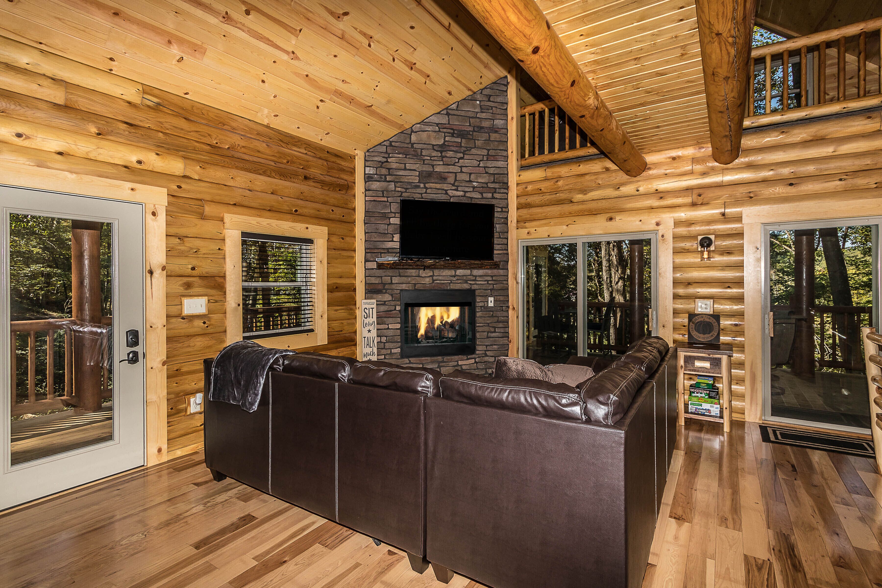 Hocking Hills - Foxfire Cabin  > Hiking, Game Room, Fire Pit, Full Kitchen, Wifi - Hocking Hills State Park, OH