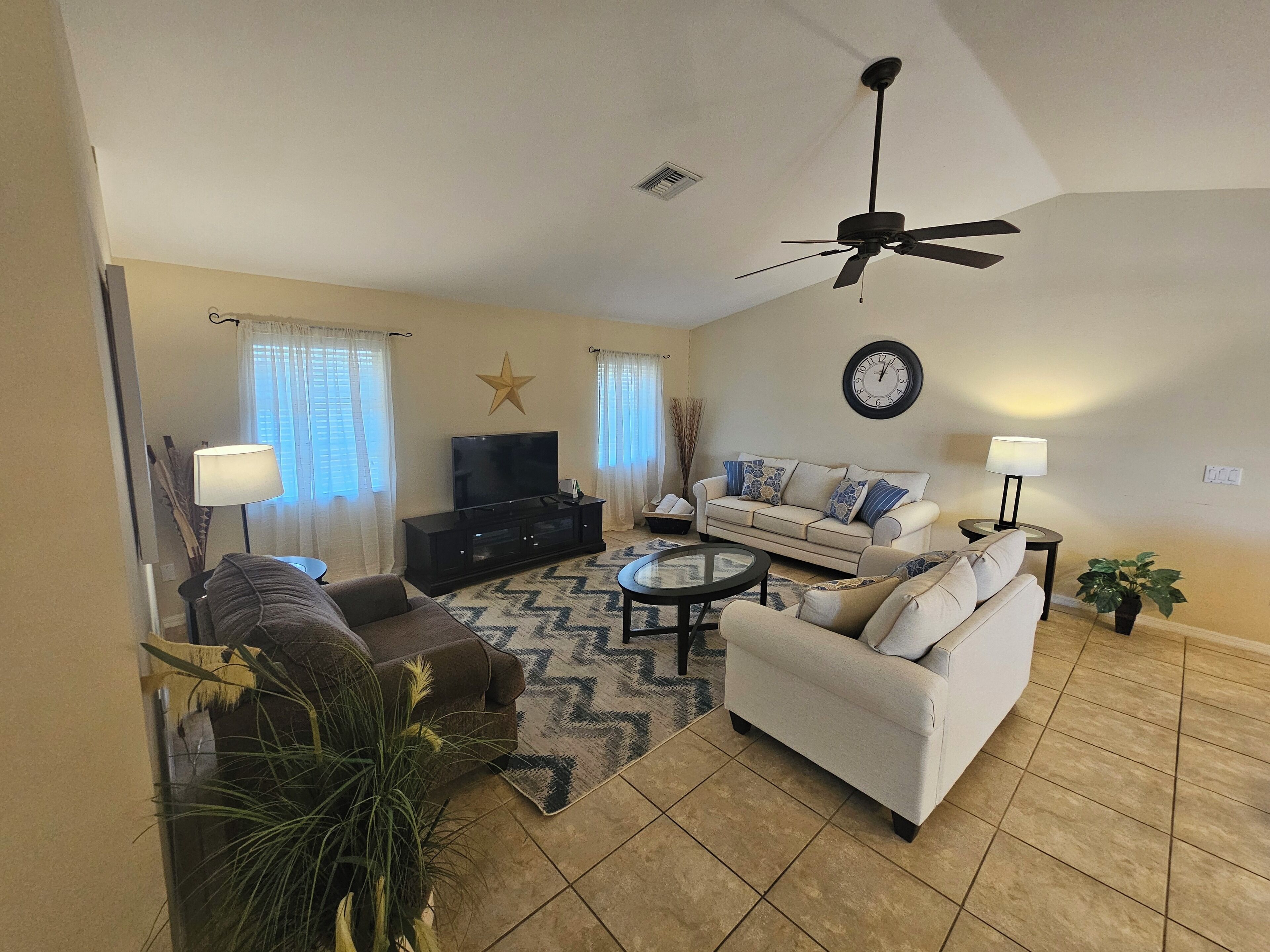 Haus Adrienne Mit Beheiztem Pool Am Kanal In Sw Cape Coral - Fort Myers Beach, FL