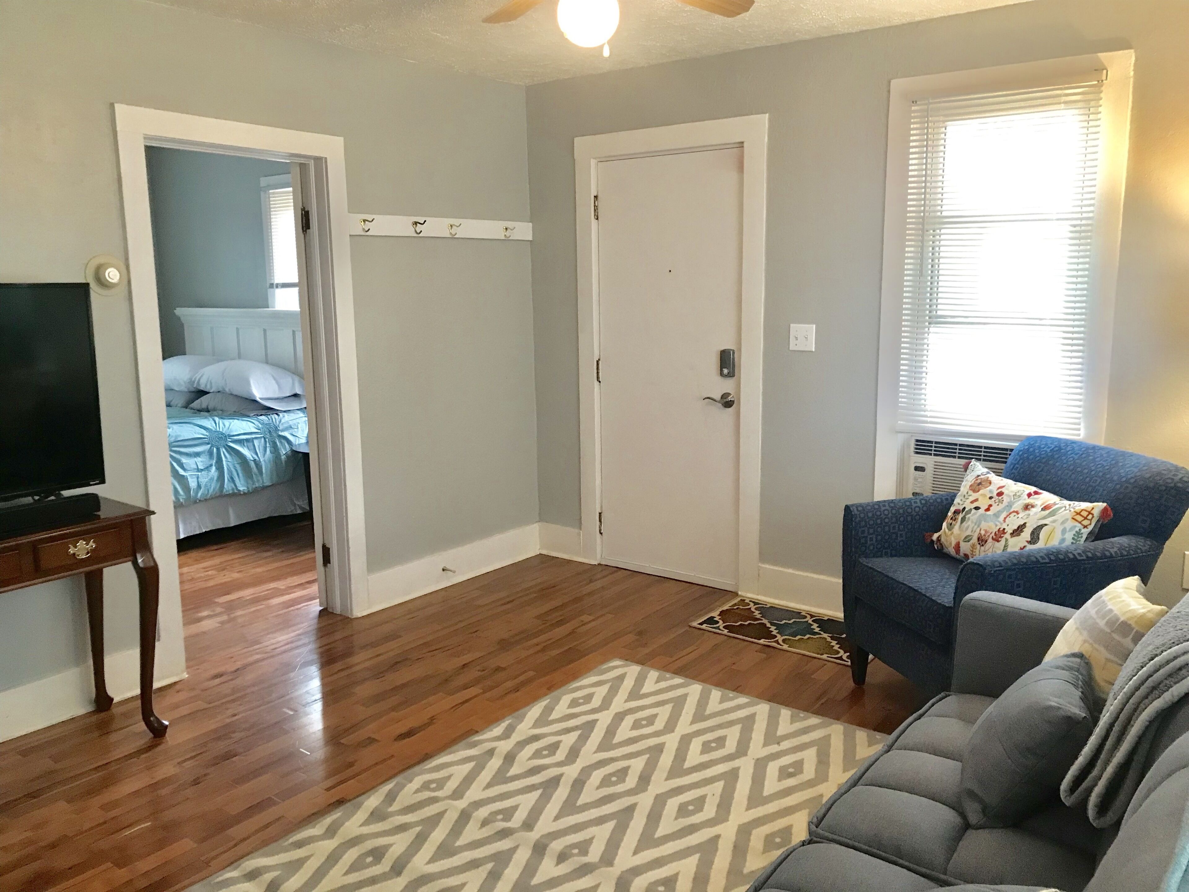 Sweetheart City Guest House - Loveland Colorado (Casa Entera + Patio Trasero Cercado) - Loveland