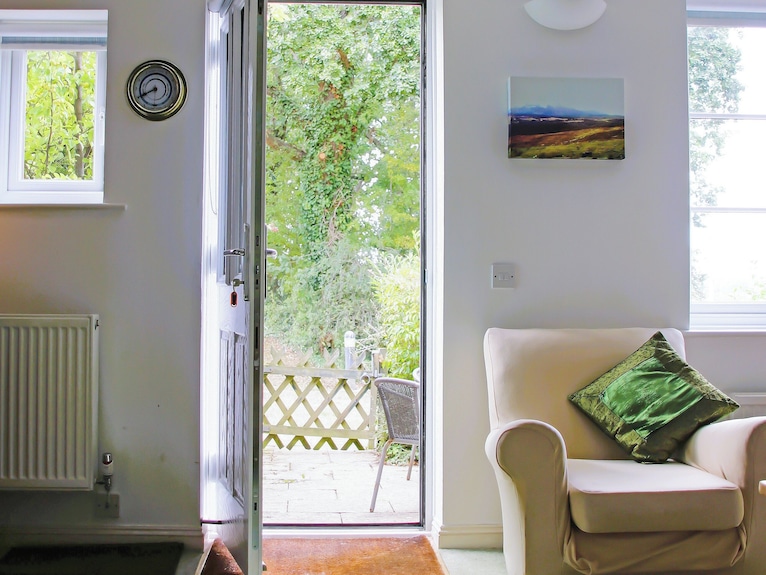 2 Bedroom Accommodation In Island Harbour, Near Newport - Isle of Wight