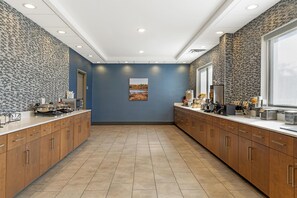 Pequeno-almoço completo diário incluído 