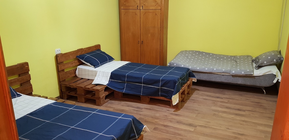 ベトレミ通りエレナ - トビリシ