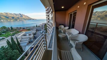 Apartamento superior, 3 quartos, vista para o mar | Sacada