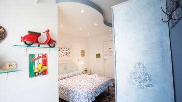 Quarto casal ou duplo luxo, 1 cama Queen, vista para a cidade | Camas com colchões de espuma com sistema de memória