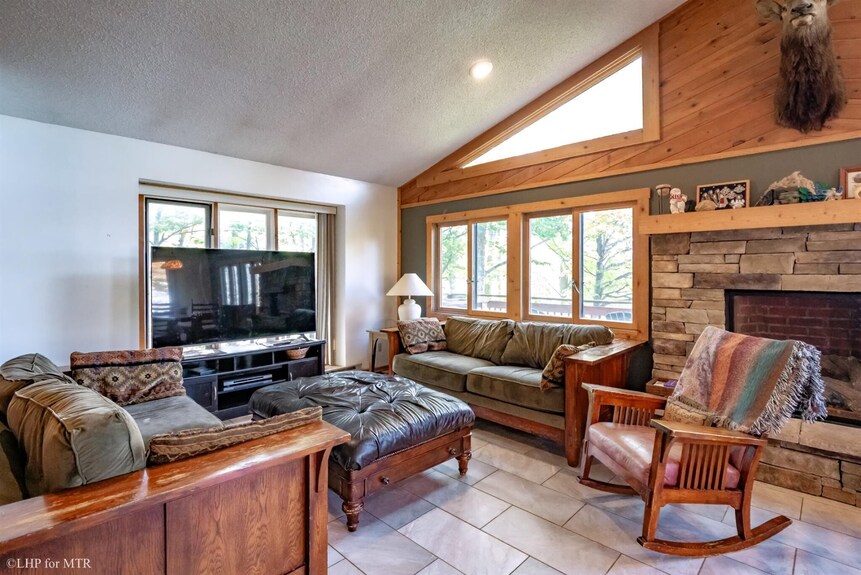 Almost Aspen - 39 Trails End Court<br><br>almost Aspen - Hot Tub, Pool Table, Gas Fireplace, Garage - Davis, WV