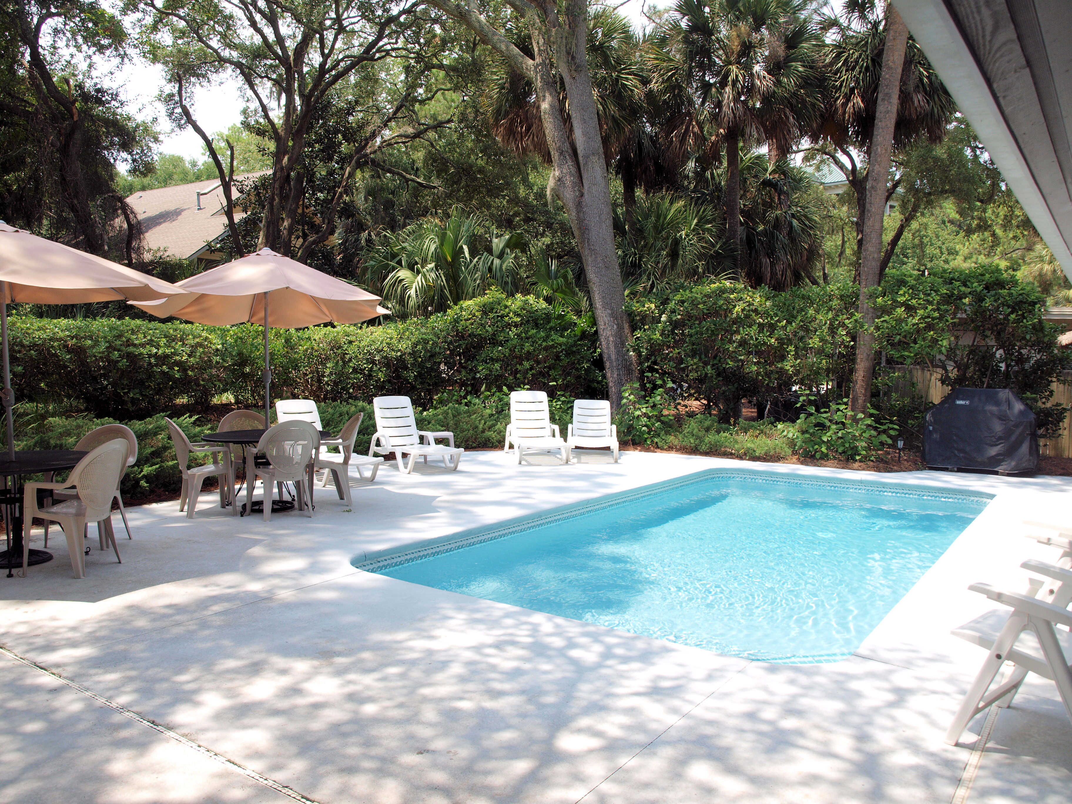 Beautiful 4th Row Beach House - Walk to Coligny Circle! - 150 yards to ...