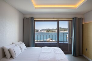 Quarto casal luxo, 1 cama Queen, para não fumantes (Extra person fee 10000 KRW upon C/I) | Vista do quarto