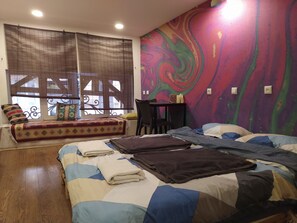 Quarto casal básico, 1 cama Queen | Individualmente decorados, individualmente mobiliados